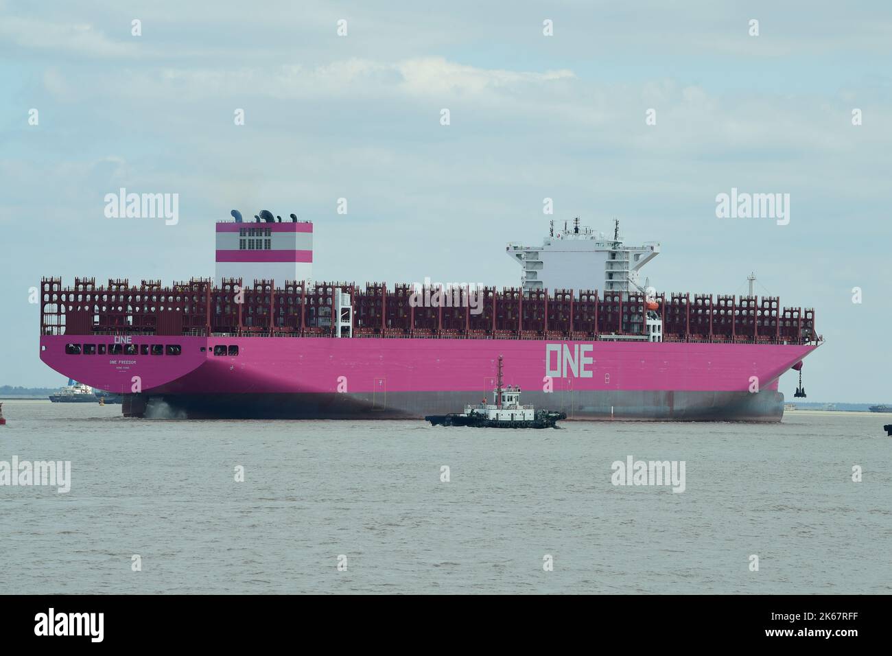 SUZHOU, CHINA - 12. OKTOBER 2022 - das "ONE FREEDOM"-Containerschiff ...