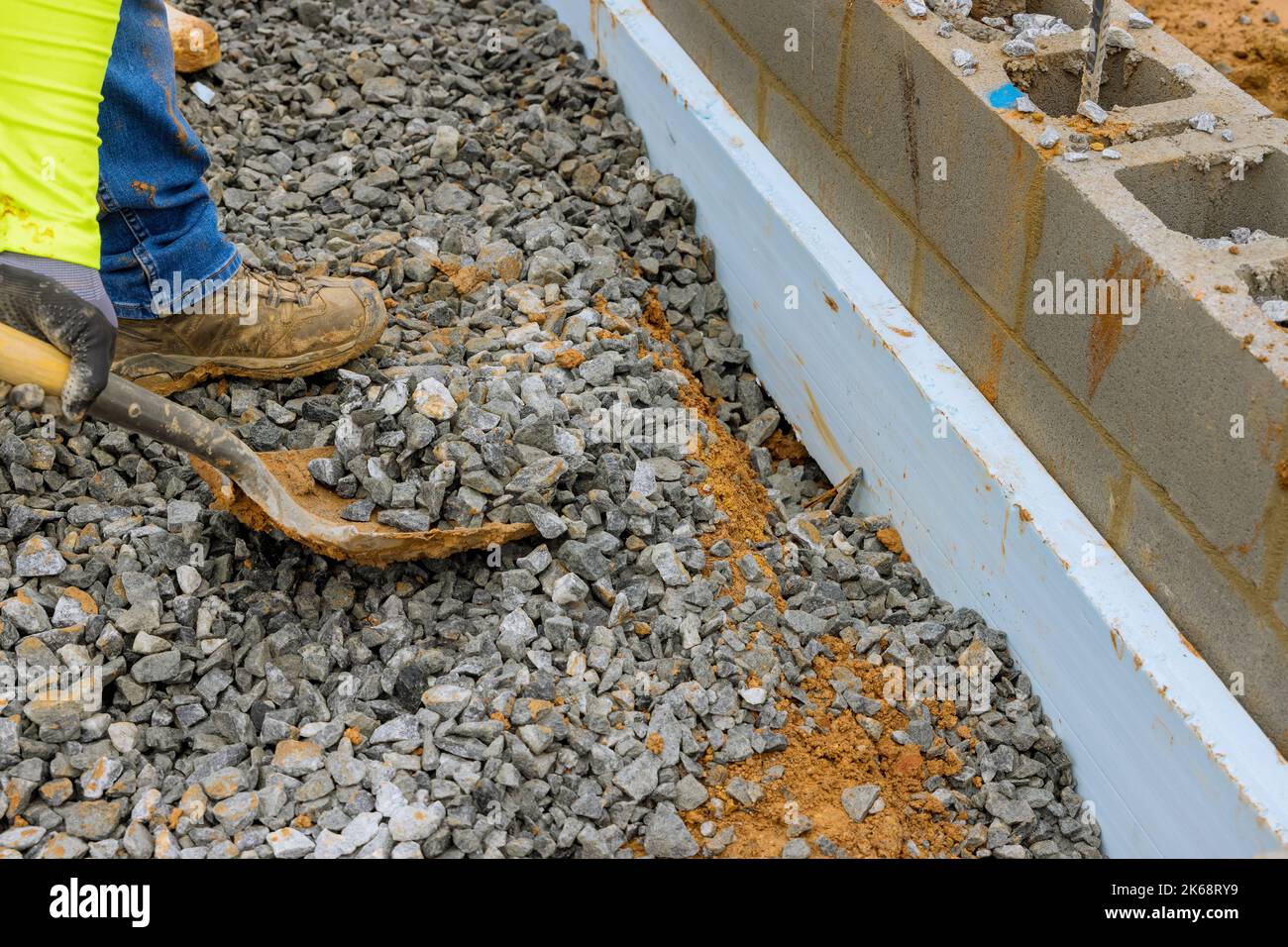Proces Vorbereitung des Fundaments für Gießbeton durch die Installation ...