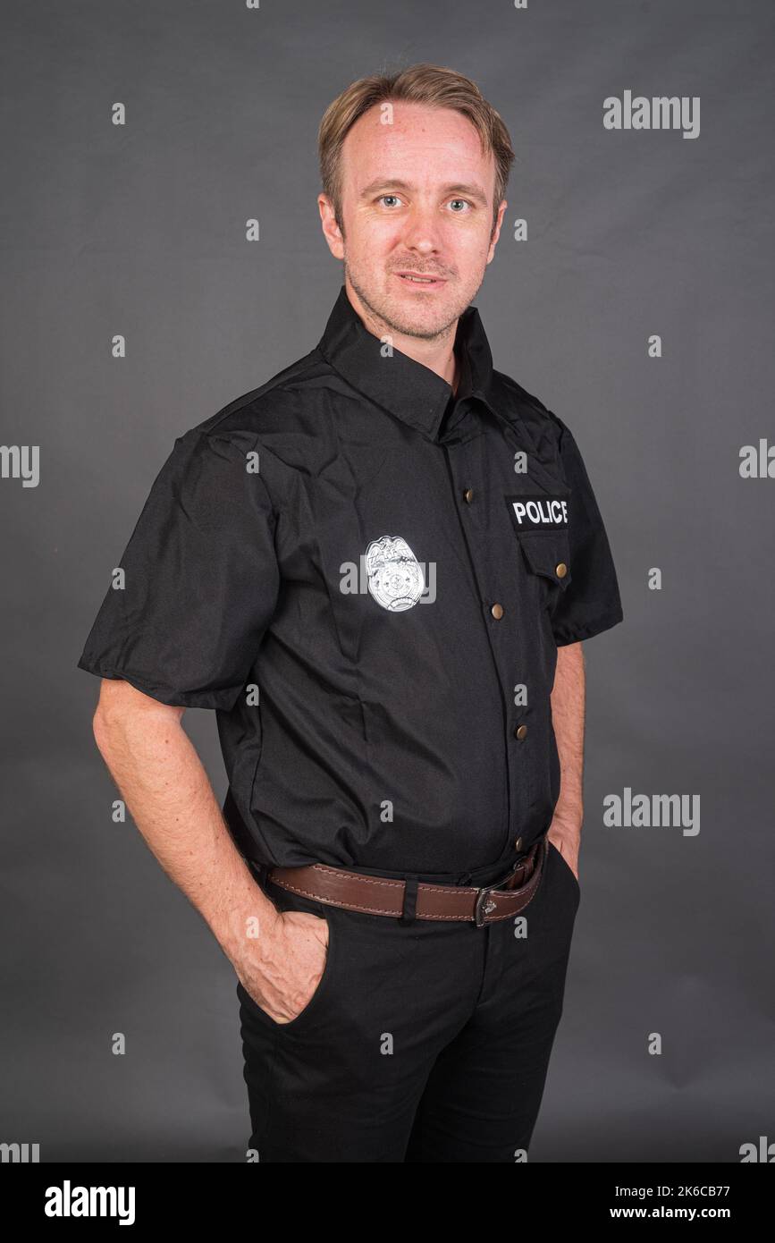 Polizei uniform -Fotos und -Bildmaterial in hoher Auflösung – Alamy