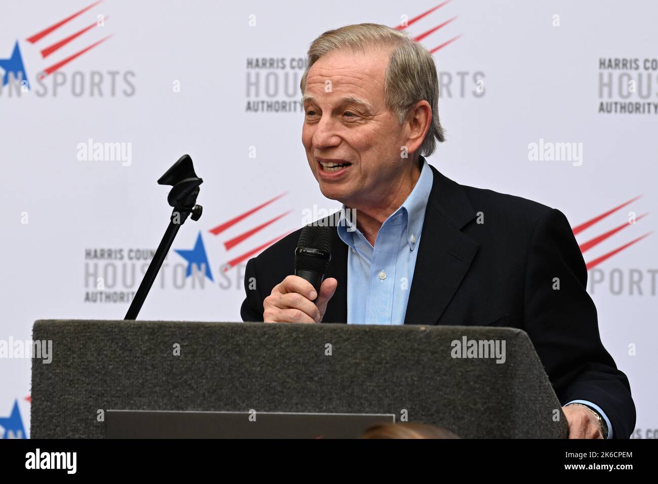 Vorsitzender der Harris County C Houston Sports Authority, J. Kent ...
