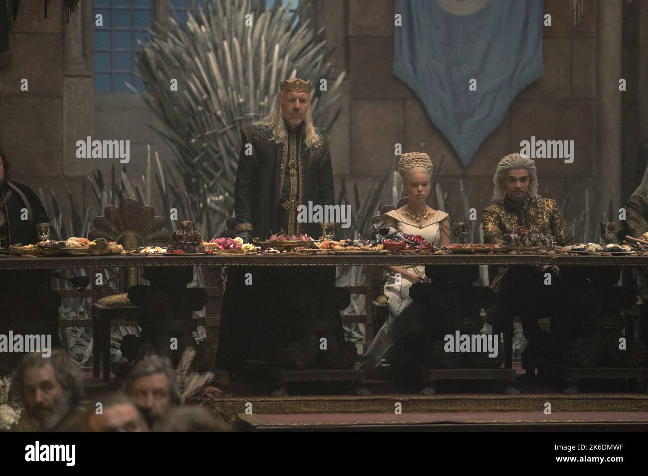 Paddy Considine, Milly Alcock, Theo Nate, 'Haus des Drachen' (2022). Bildnachweis: HBO Max/THA ...