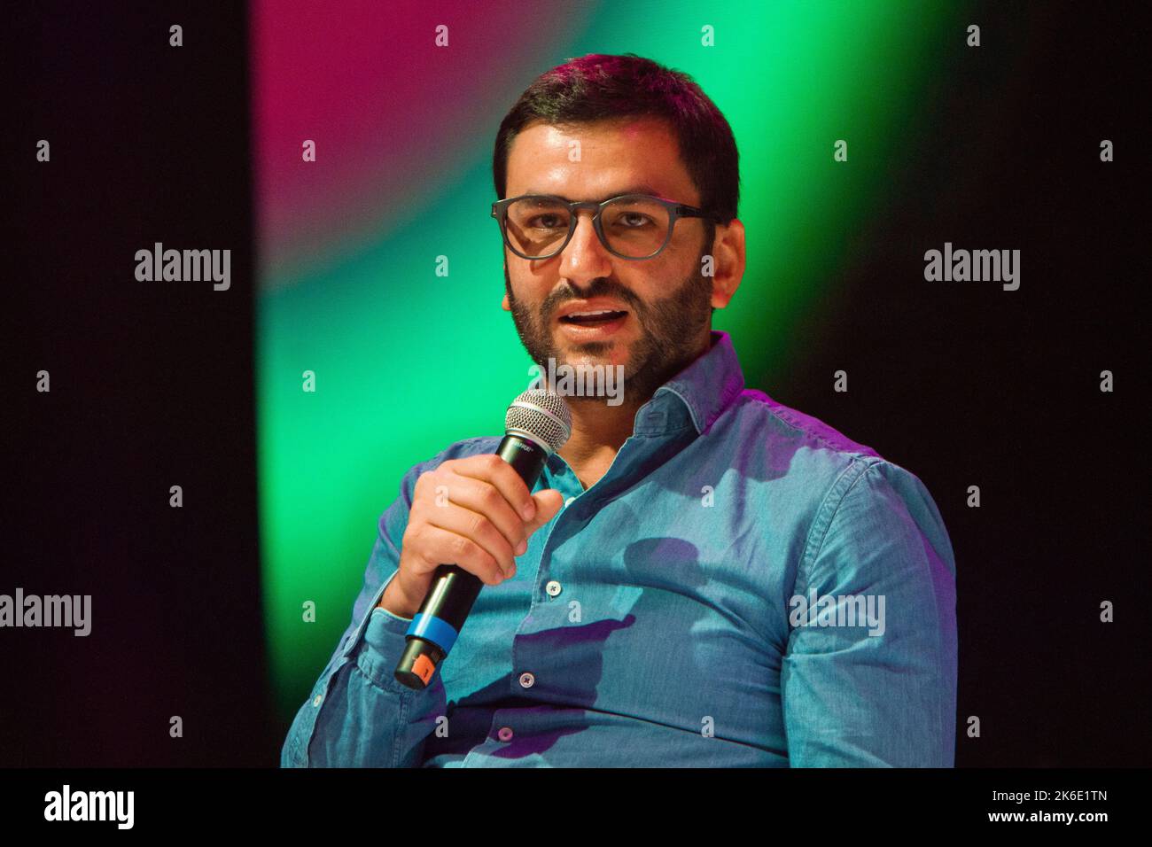 Zufriedener ceo -Fotos und -Bildmaterial in hoher Auflösung – Alamy