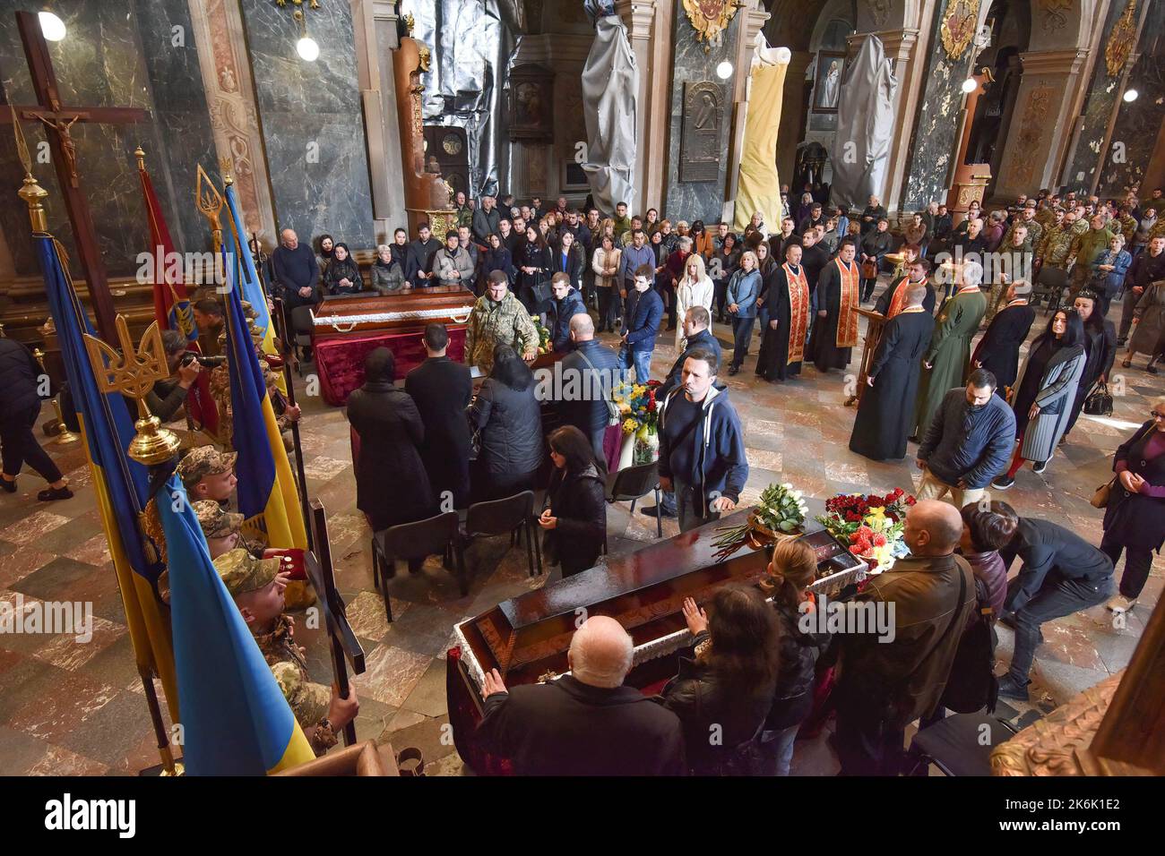 Lviv, Ukraine. 7. Oktober 2022. In der St. Peter und Paul ...