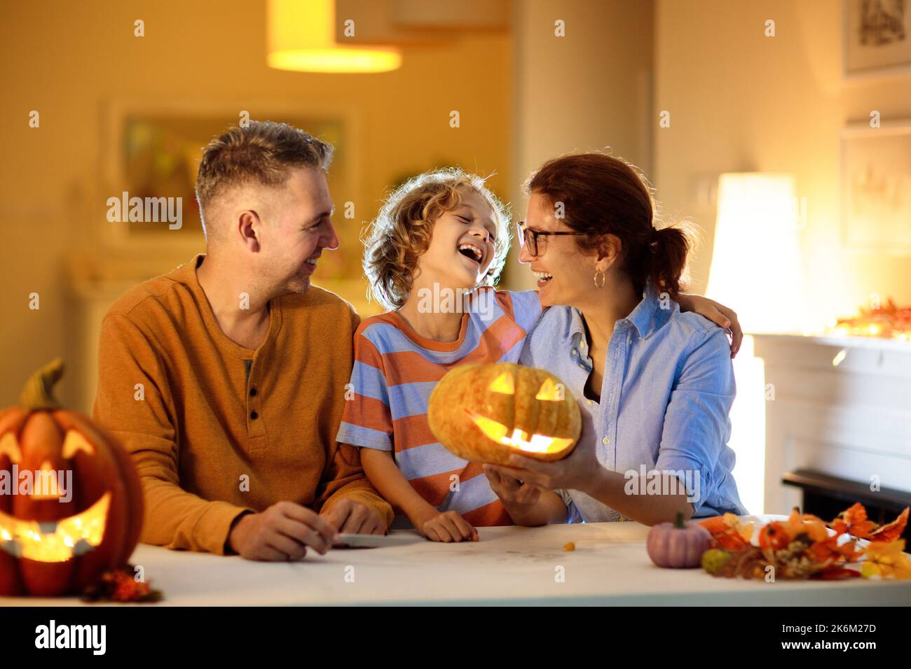 Kurbis Mit Kindern Schnitzen