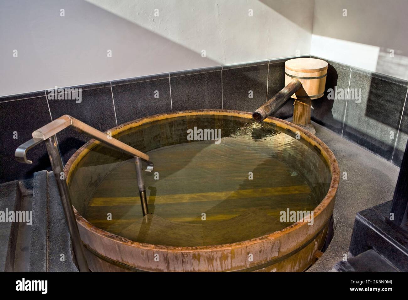 Japanese bath house -Fotos und -Bildmaterial in hoher Auflösung - Seite ...