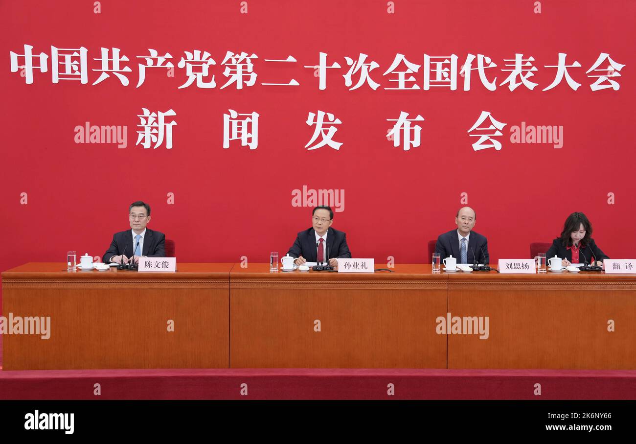 Peking, China. 15. Oktober 2022. Sun Yeli, Sprecher des Nationalen ...