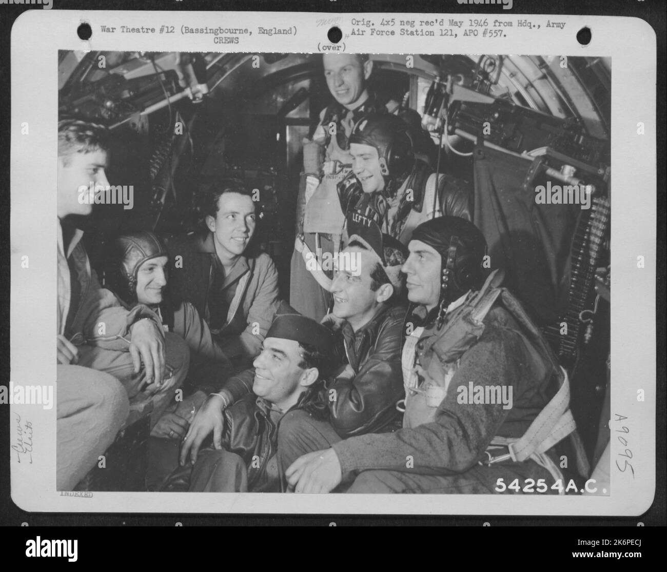 Besatzungsmitglieder der Boeing B-17 Flying Ofrtress 'General Ike' der ...