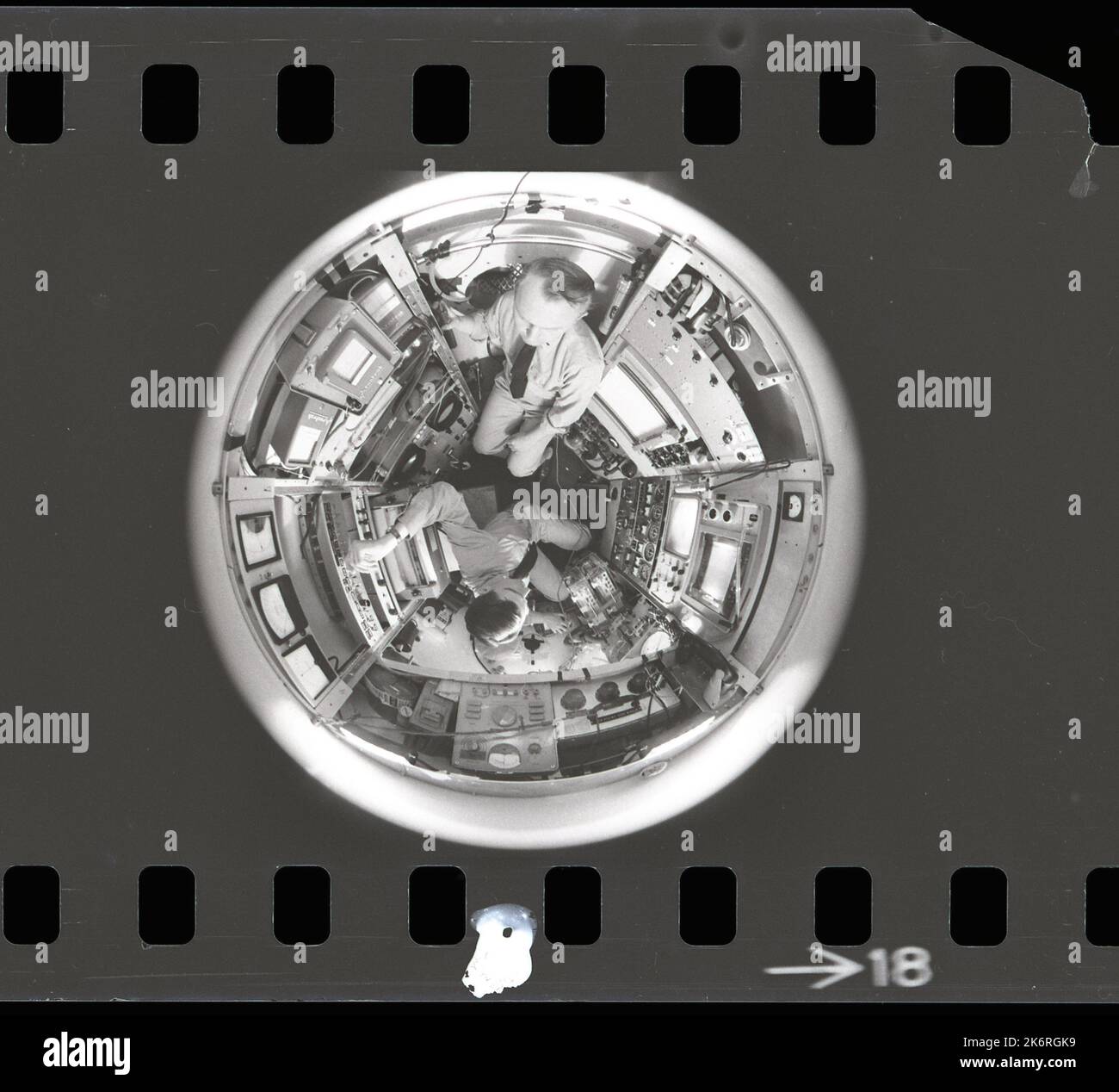 Bathyscaphe triest -Fotos und -Bildmaterial in hoher Auflösung – Alamy