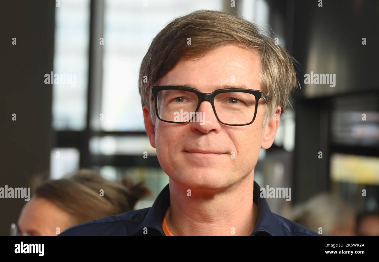 Köln, Deutschland. 15. Oktober 2022. Moderator Ralph Caspers kommt zur ...