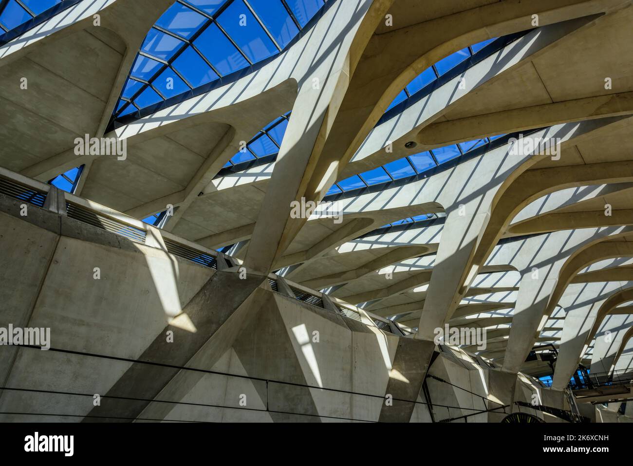 Lyon, Flughafen Saint-Exupery, Flughafenbahnhof Satolis von Architekt ...