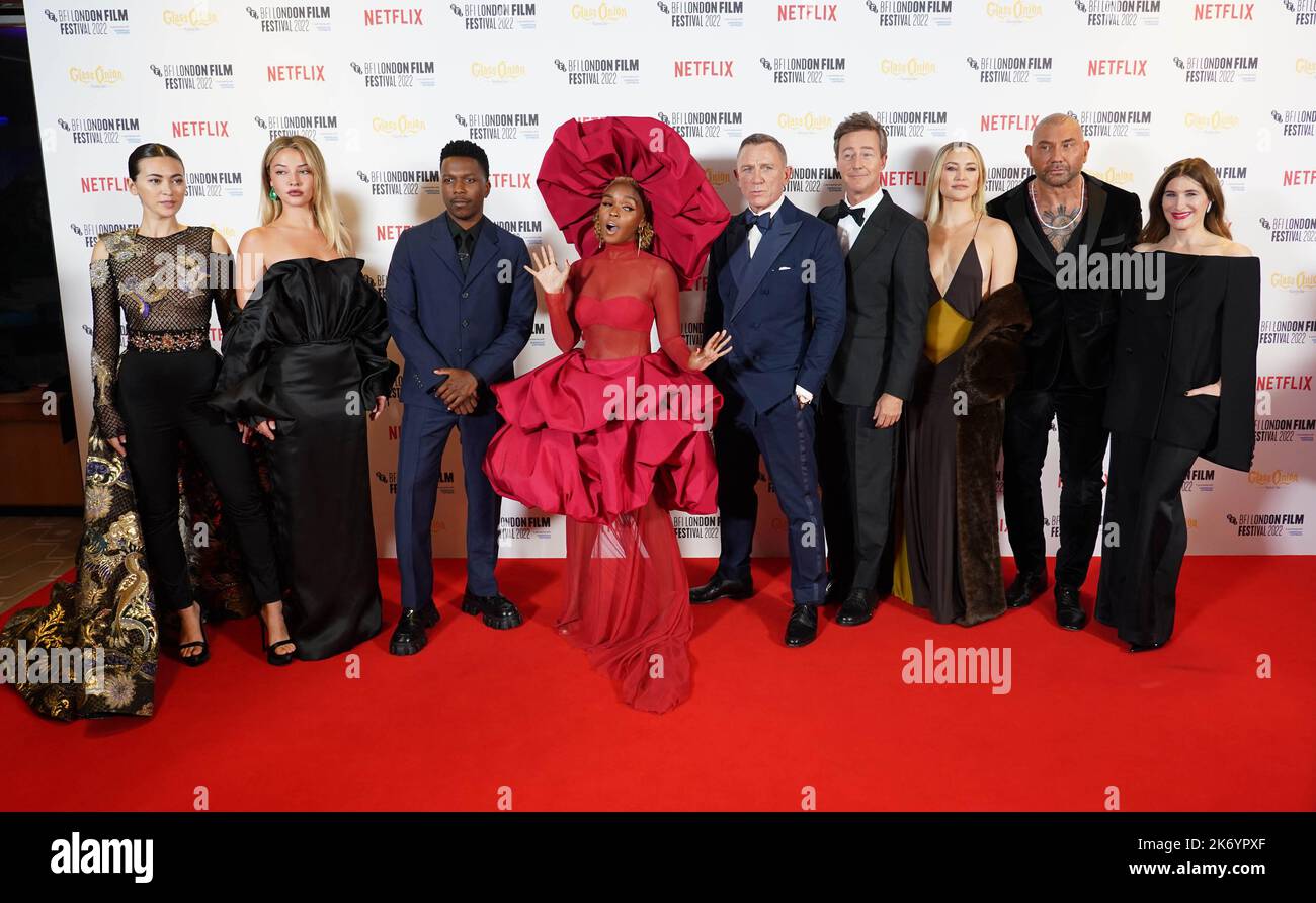 (Von links nach rechts) Jessica Henwick, Madelyn Cline, Leslie Odom Jr ...