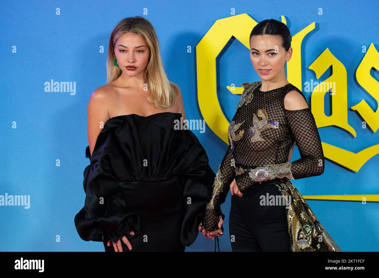Madelyn Cline und Jessica Henwick besuchen die Glass Onion: A Knives ...