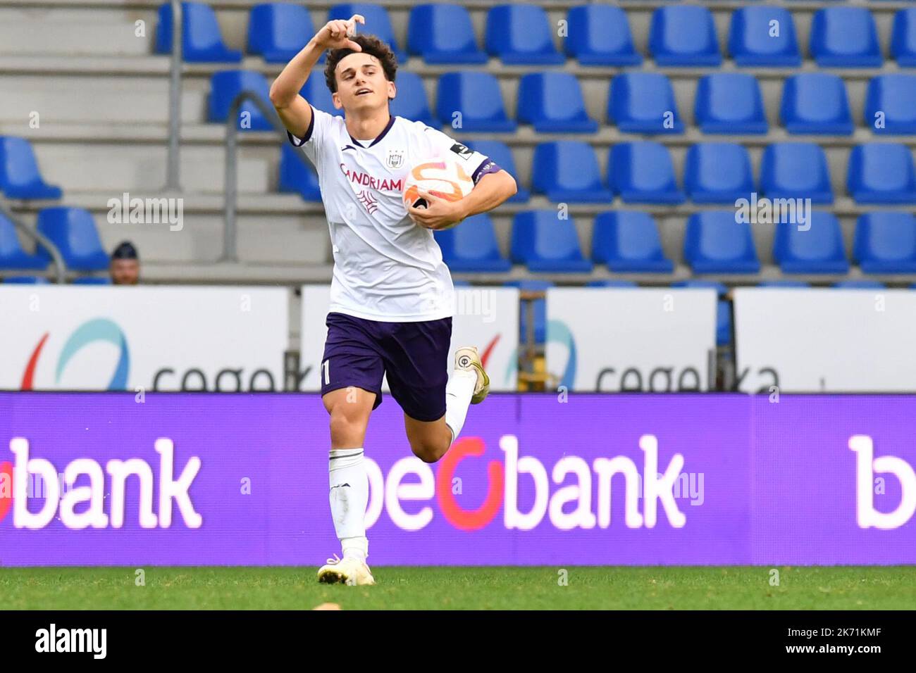 Theo Leoni von RSCA Futures feiert am Sonntag, dem 16. Oktober 2022, am ...