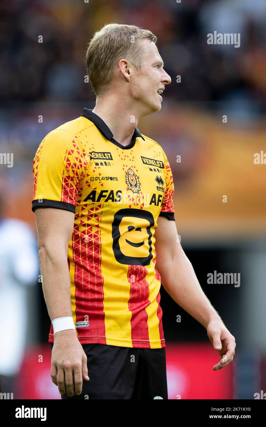 Mechelens Nikola Storm, aufgenommen während eines Fußballspiels ...