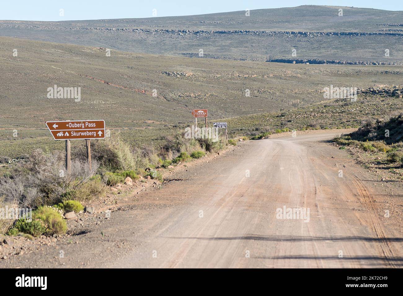 SUTHERLAND, SÜDAFRIKA - SEP 4, 2022: Abzweigung von der Bo-Visrivier ...