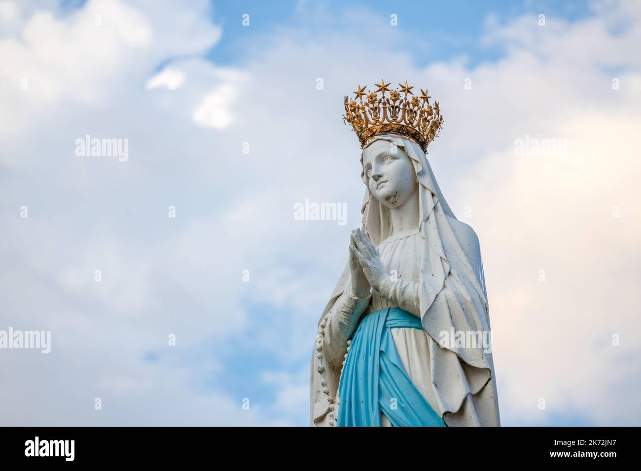 Jungfrau maria lourdes statue -Fotos und -Bildmaterial in hoher Auflösung – Alamy