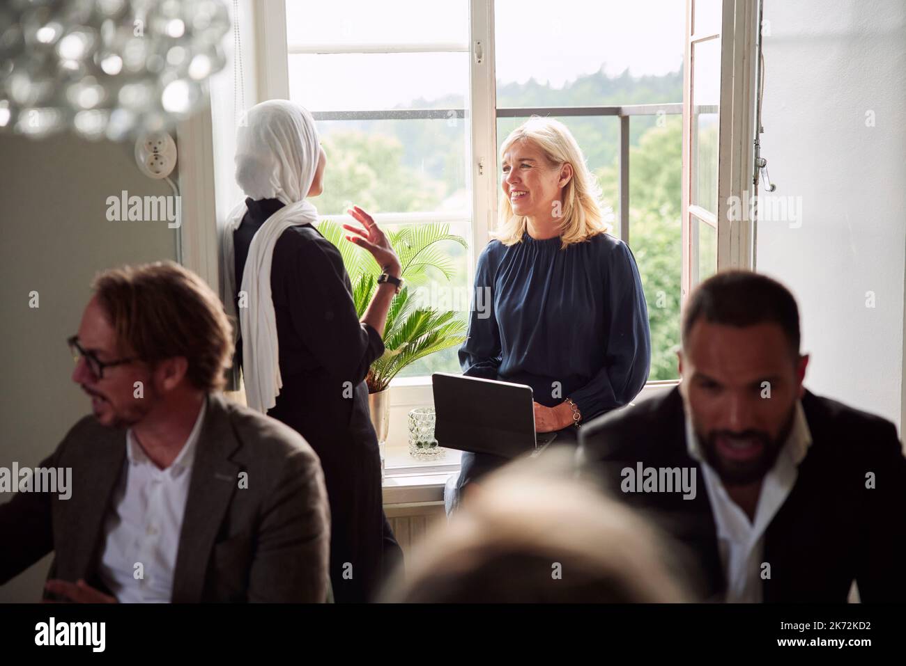 Frauen als karrierefrauen -Fotos und -Bildmaterial in hoher Auflösung ...