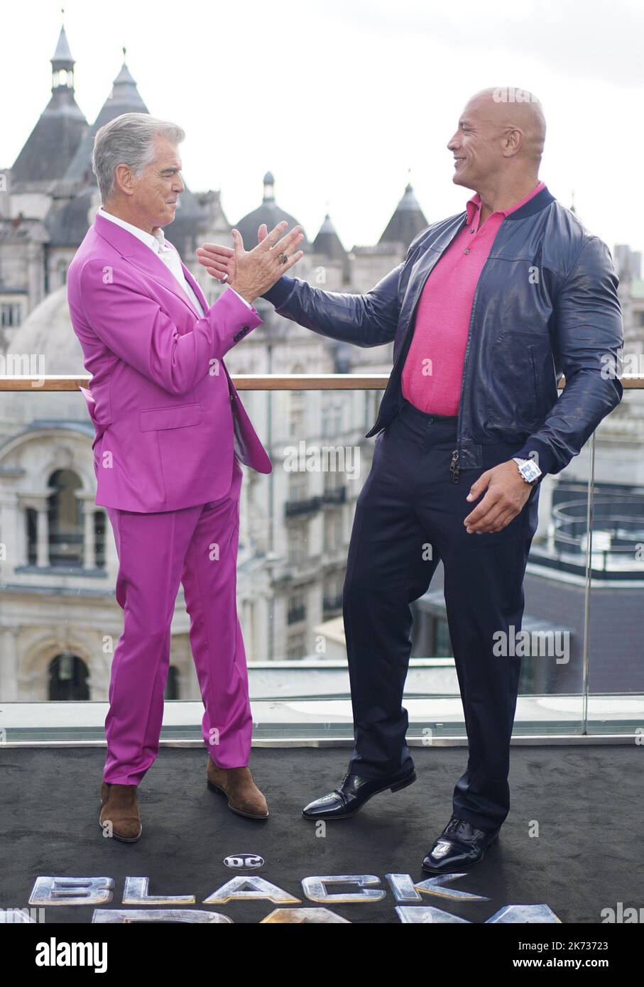 (Von links nach rechts) Pierce Brosnan und Dwayne Johnson während eines ...