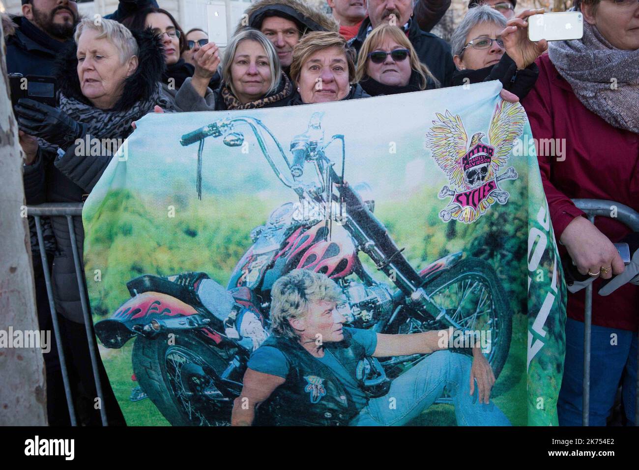 Am 9.. Dezember 2017 - Johnny Hallyday mit Rock-Star Funeral in Paris ...