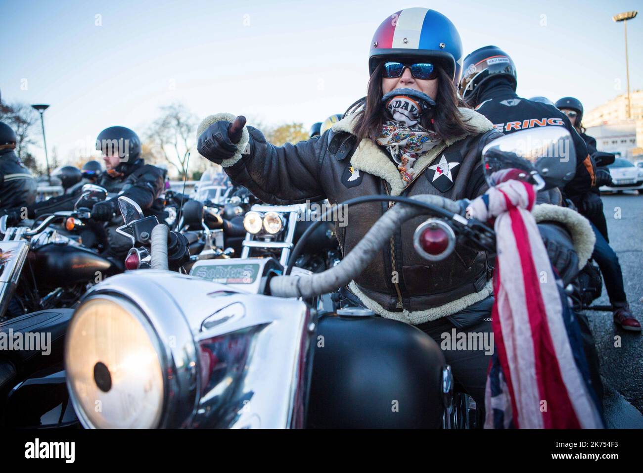 Am 9.. Dezember 2017 - Johnny Hallyday mit Rock-Star Funeral in Paris ...