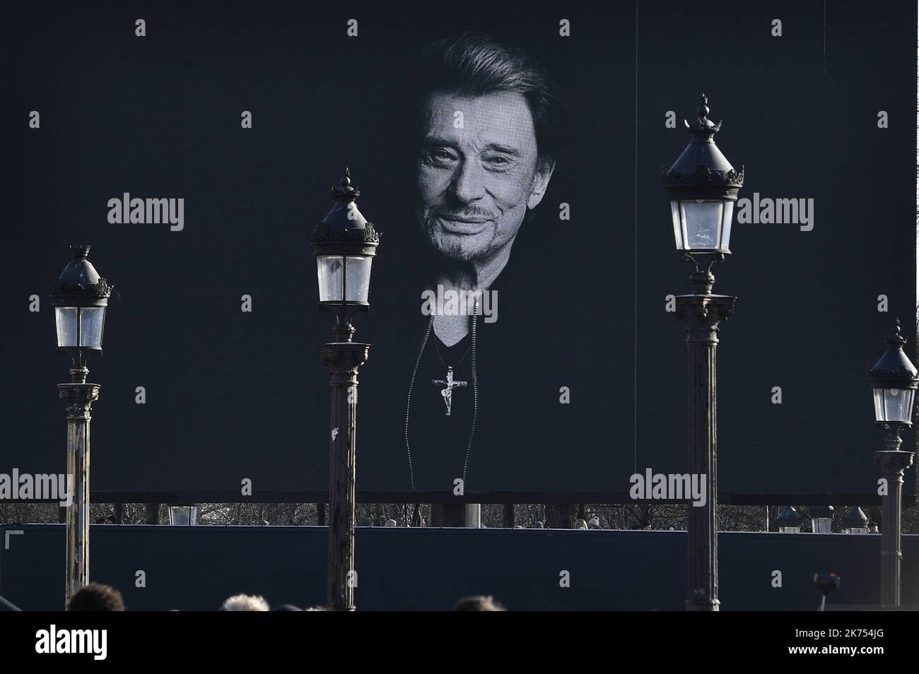 Am 9.. Dezember 2017 - Johnny Hallyday mit Rock-Star Funeral in Paris ...
