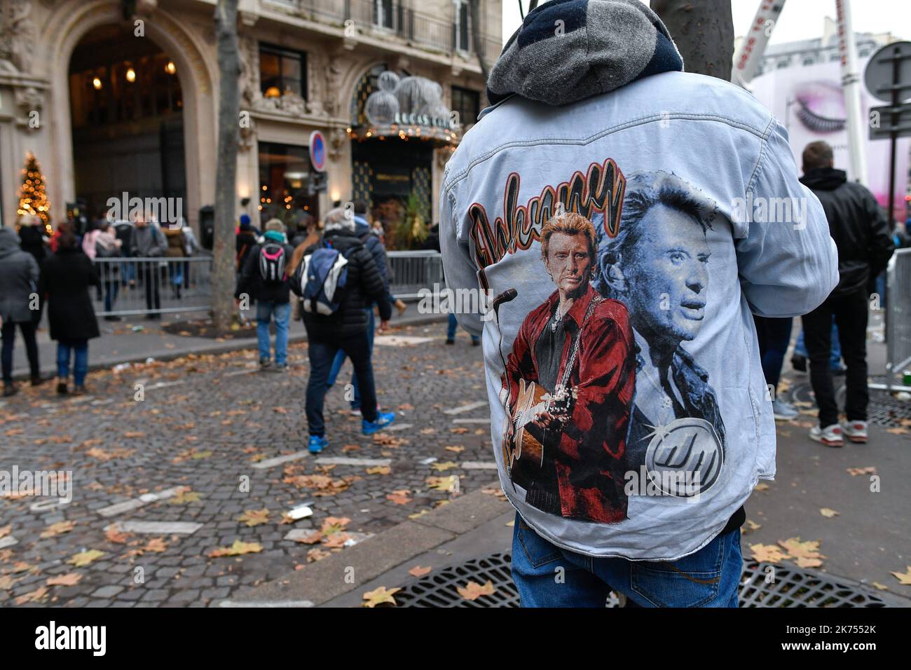 Am 9.. Dezember 2017 - Johnny Hallyday mit Rock-Star Funeral in Paris ...