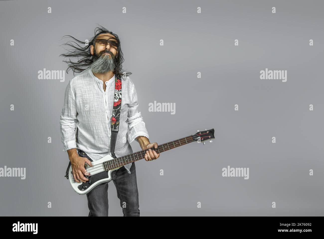 Rocker langen bart und haare -Fotos und -Bildmaterial in hoher ...