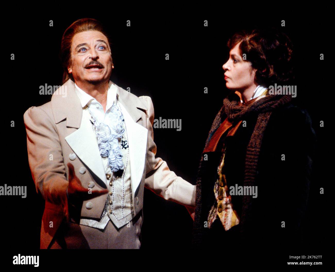 Alfredo Kraus (Hoffmann), Jean Rigby (Nicklaus) in LES CONTES D ...