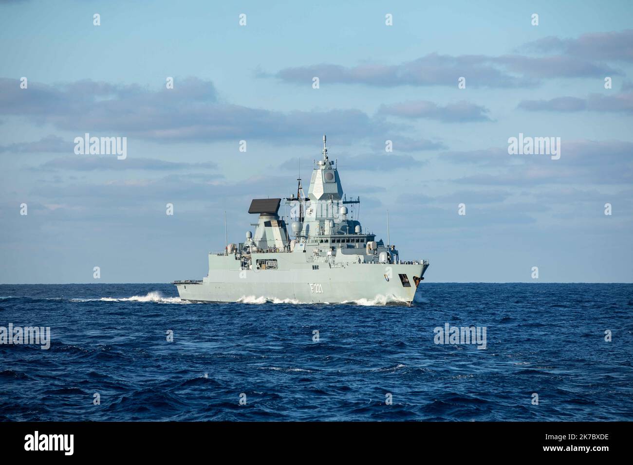 221016-N-LK647-1175 ATLANTISCHER OZEAN – Ein Blick vom Lenkraketen ...