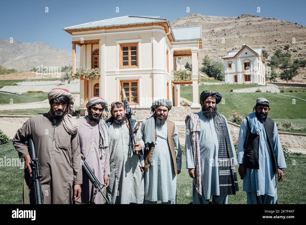 ©Adrien Vautier / Le Pictorium/MAXPPP - des talibans viennent visiter ...