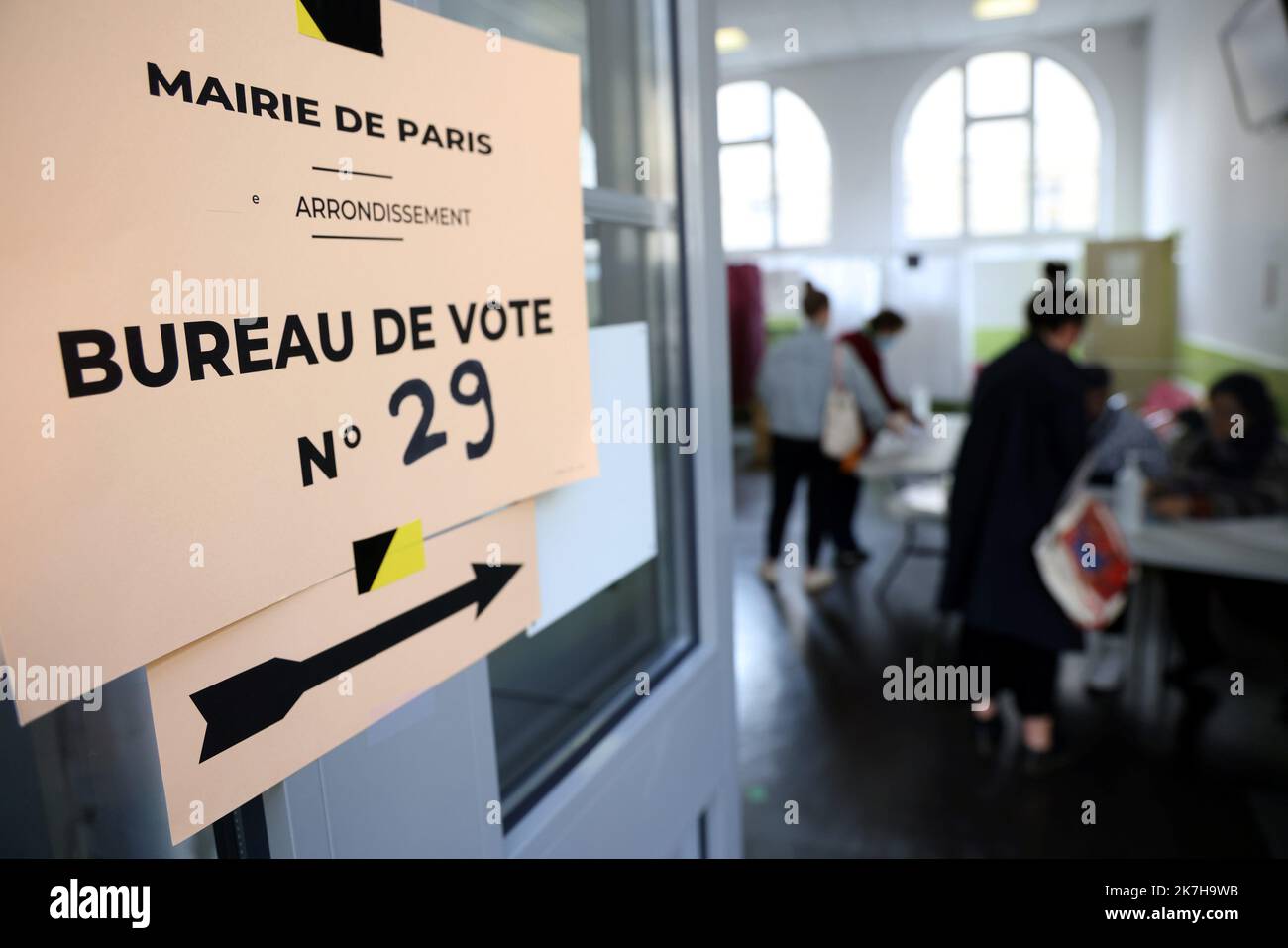 Lycee parisien -Fotos und -Bildmaterial in hoher Auflösung – Alamy