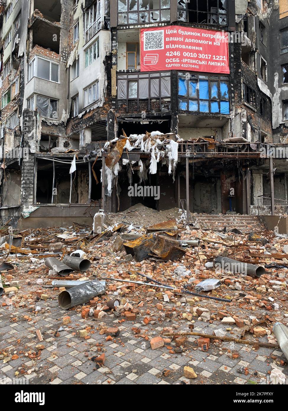 Bucha, Ukraine, 2022: Zerstörte und beschädigte Wohngebäude in Butcha ...
