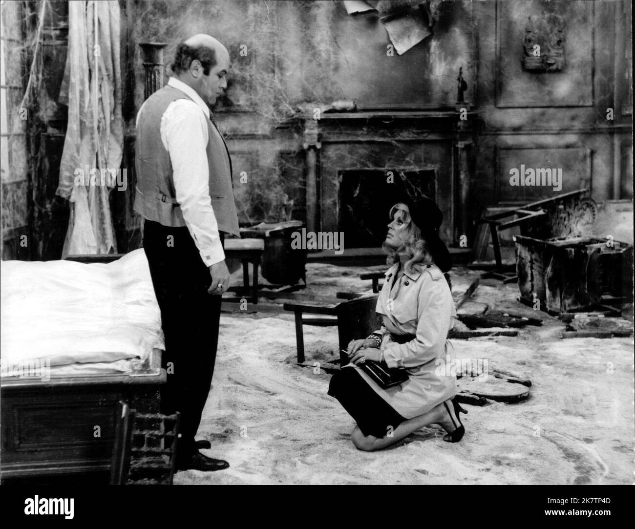Junge hubsche frau Schwarzweiß-Stockfotos und -bilder - Alamy Junge hubsche frau Schwarzweiß-Stockfotos und -bilder - Alamy