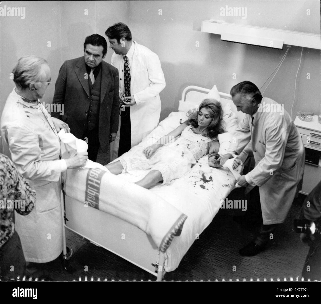 Helmut weiß -Fotos und -Bildmaterial in hoher Auflösung – Alamy