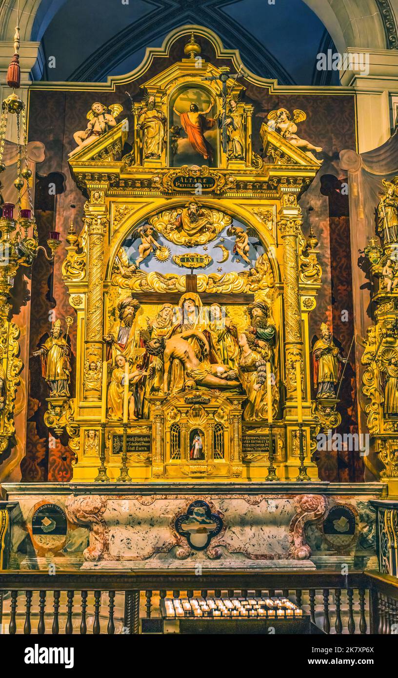 Bunte Marienkirche Pieta Altarbild Kapelle Leodegar Kirche Basilika ...