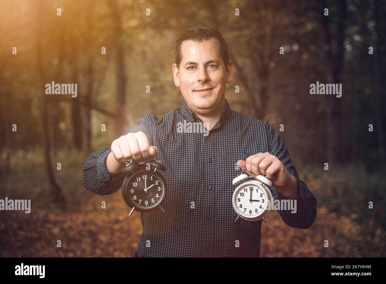 14. Oktober 2022: Symbolisches Bild Der Zeit Wechsel Von Sommerzeit Zu ...