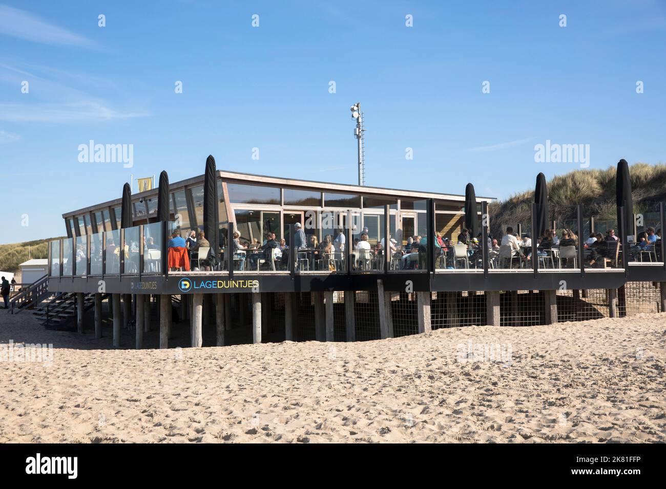 Niederlande, Zeeland, der Strandpavillon Lage Duintjes bei Oostkapelle ...