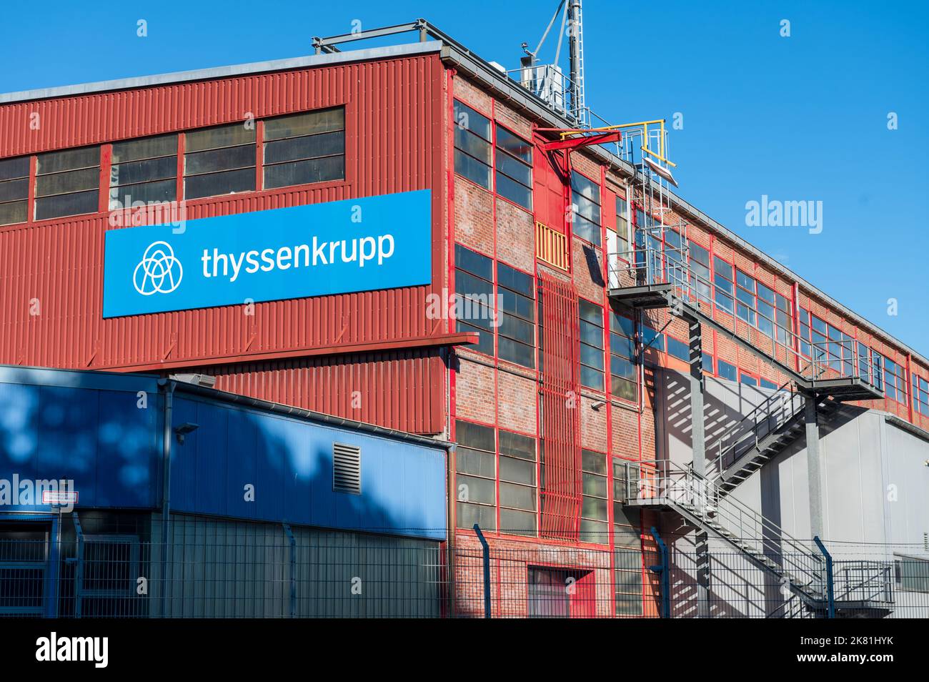 Schild Marine System Standort Kiel der Marineschiffbau Firma ThyssenKrupp Stockfotografie - Alamy
