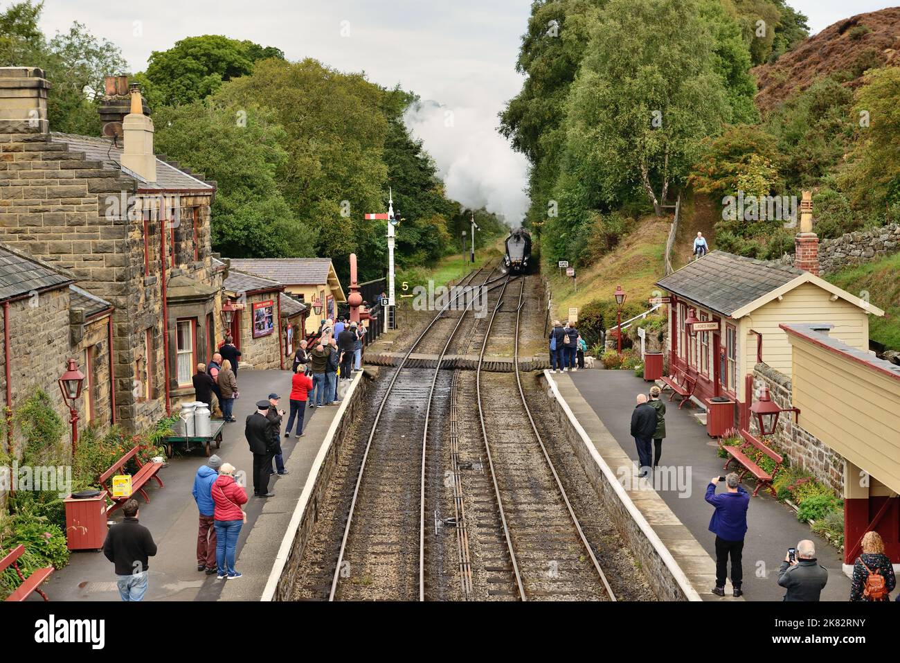 LNER Class A4 Pacific Sir Nigel Gresley nähert sich der Goathland ...