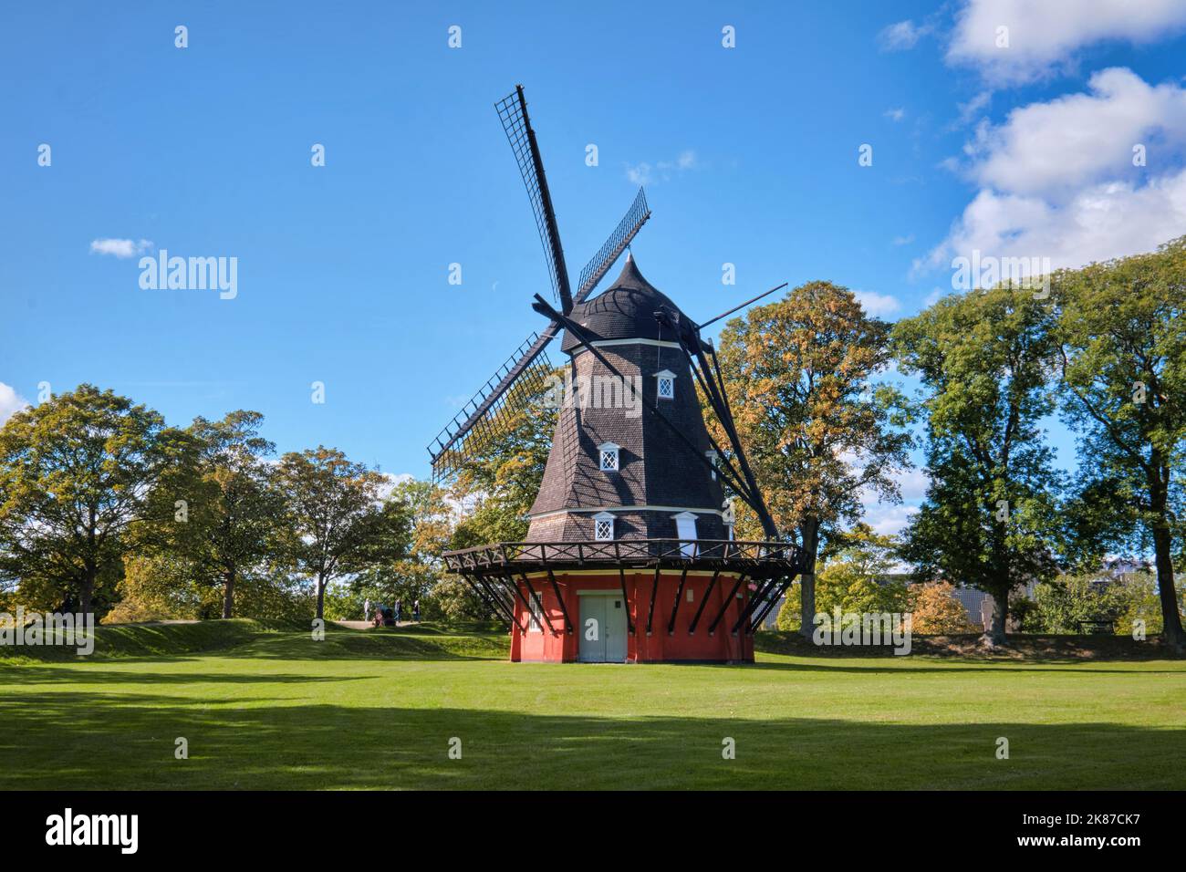 Kopenhagen, Dänemark - 2022. September: Blick auf die Windmühle in der ...