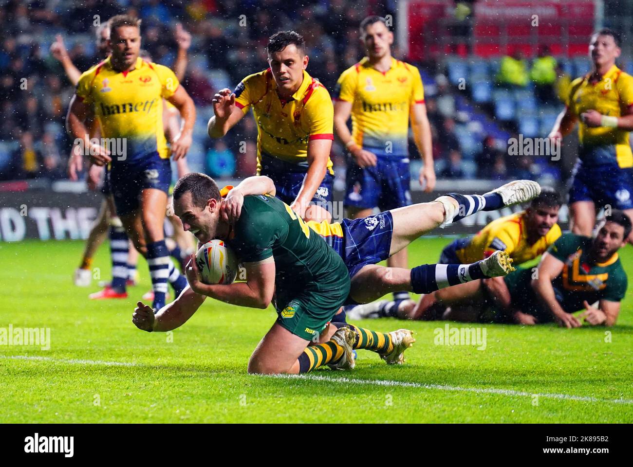 Der Australier Isaah Yeo punktet beim Rugby League World Cup-Spiel der ...