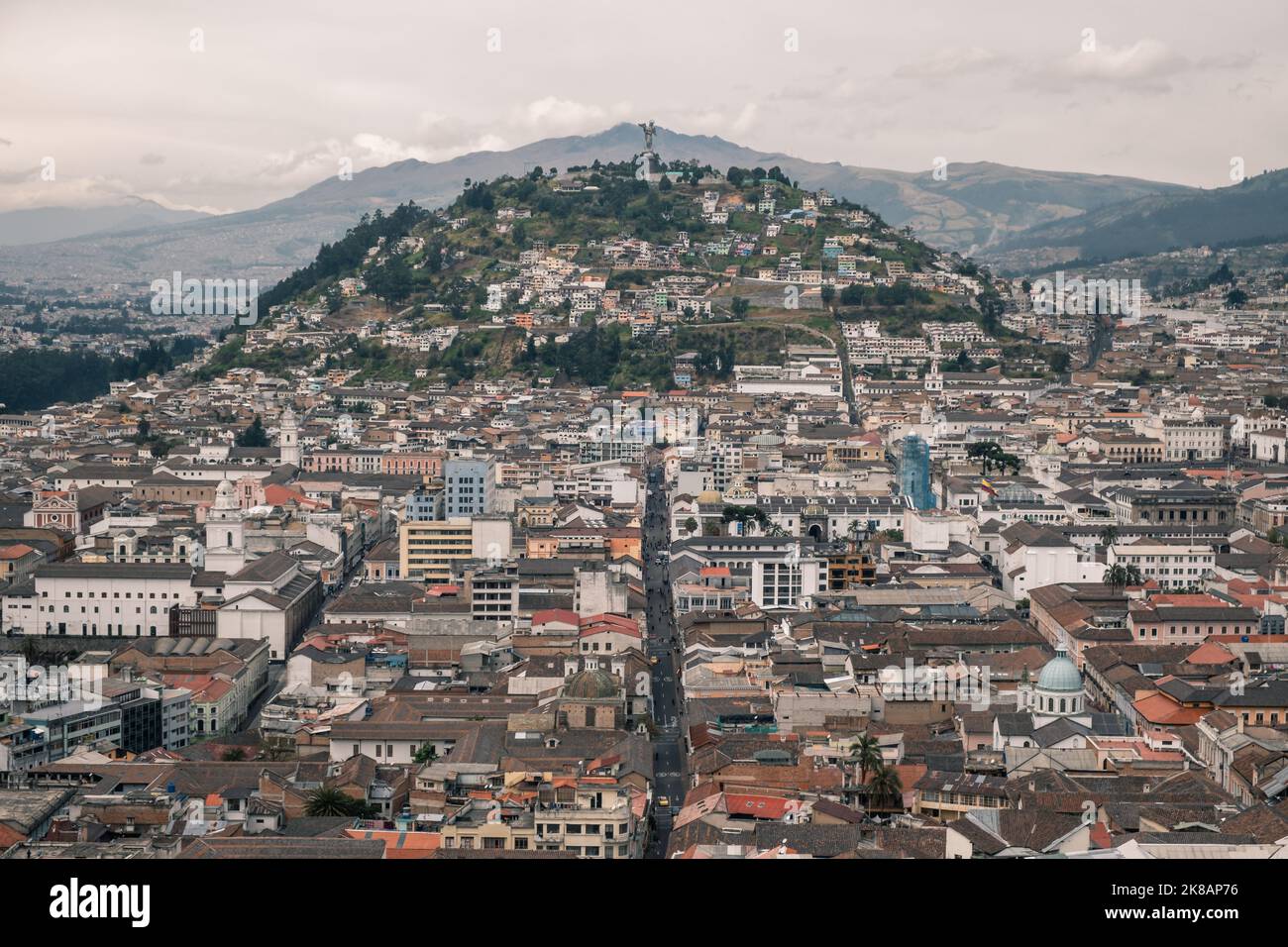 Statua di vergine maria quito -Fotos und -Bildmaterial in hoher ...