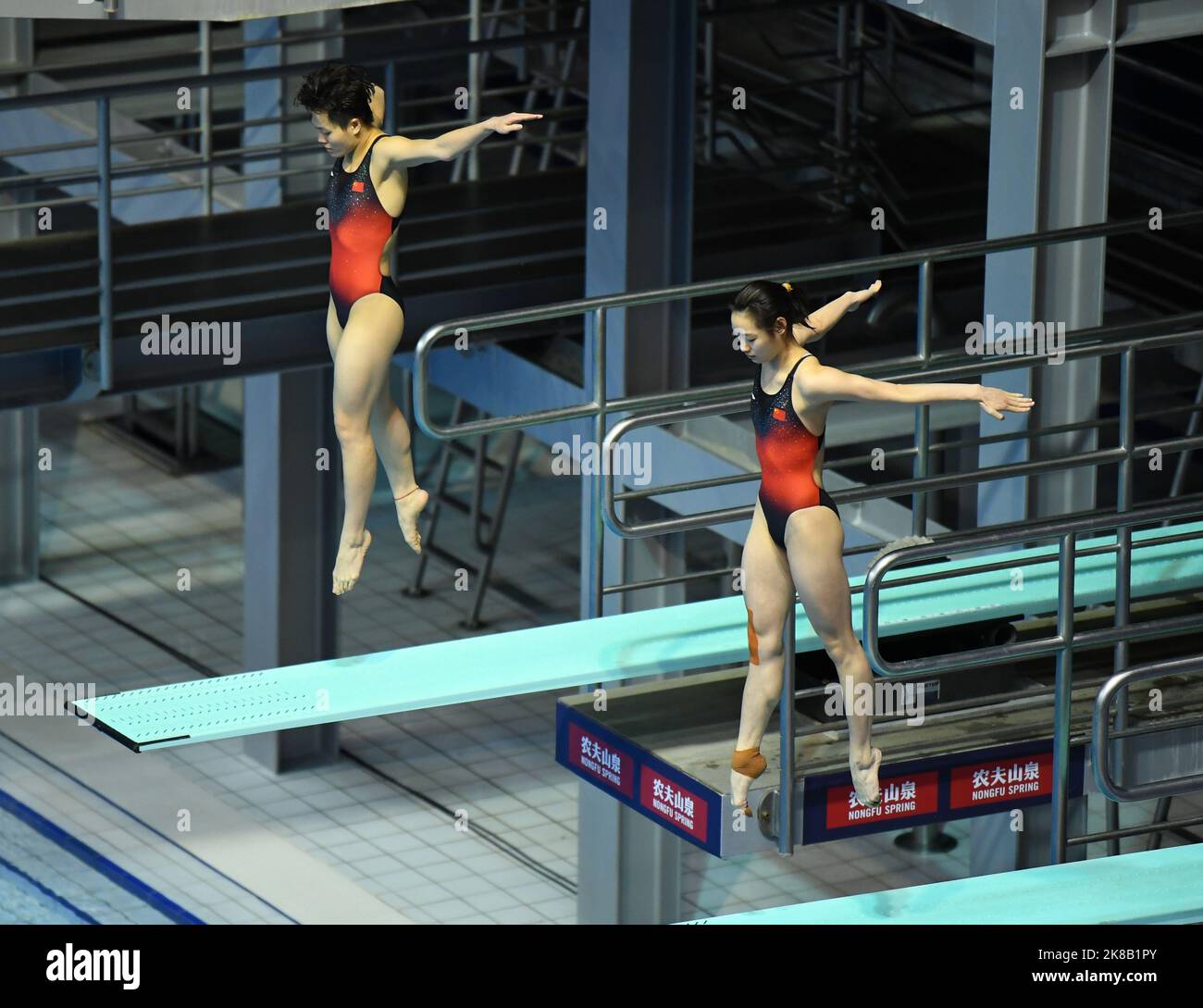 Berlin, Deutschland. 22. Oktober 2022. Chen Yiwen/Chang Yani (R) aus China treten beim Frauen ...