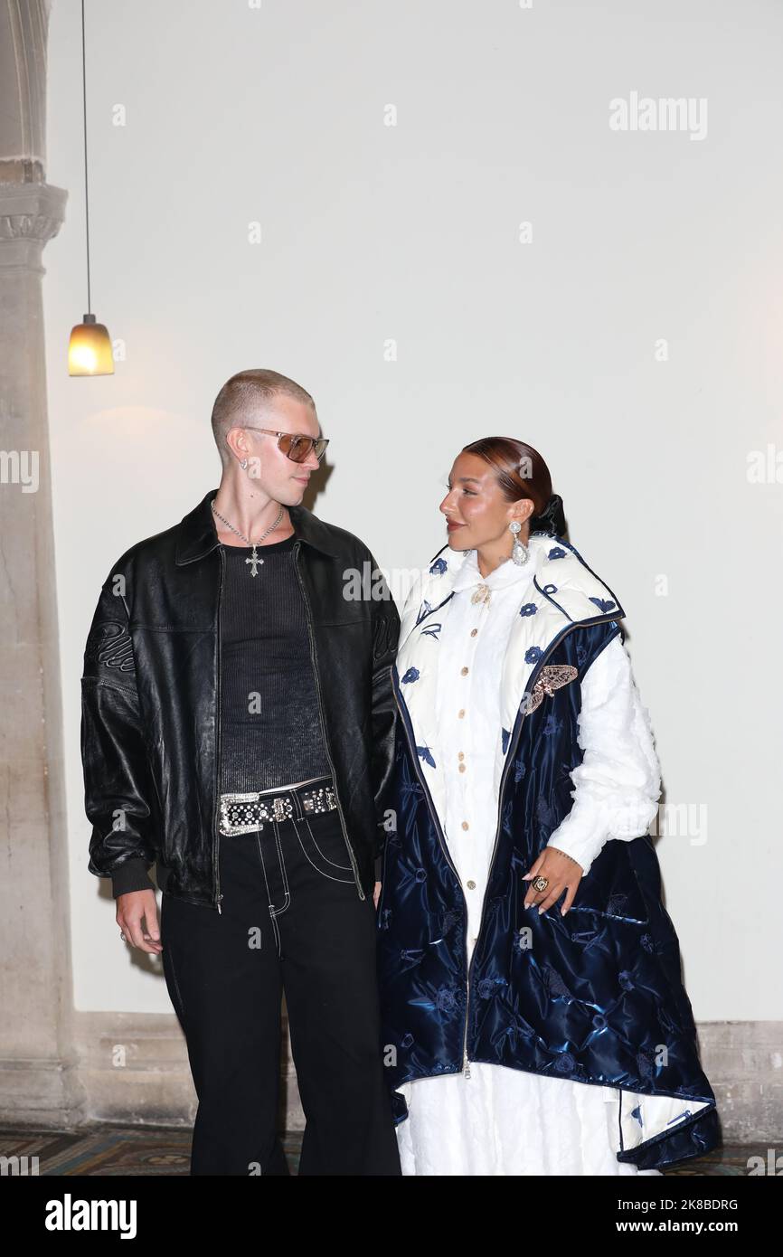 Josef Michael und Parisa Wilkinson besuchen Mithridate Frühjahr/Sommer ...