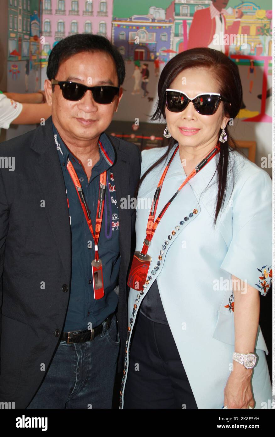 Daranee Yoovidhya Red Bull Erbin Thailand, Die Thai-Familie hält eine ...