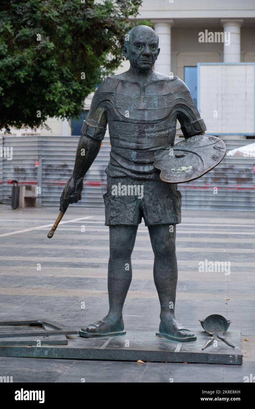 Statua di pablo ruiz picasso -Fotos und -Bildmaterial in hoher Auflösung – Alamy