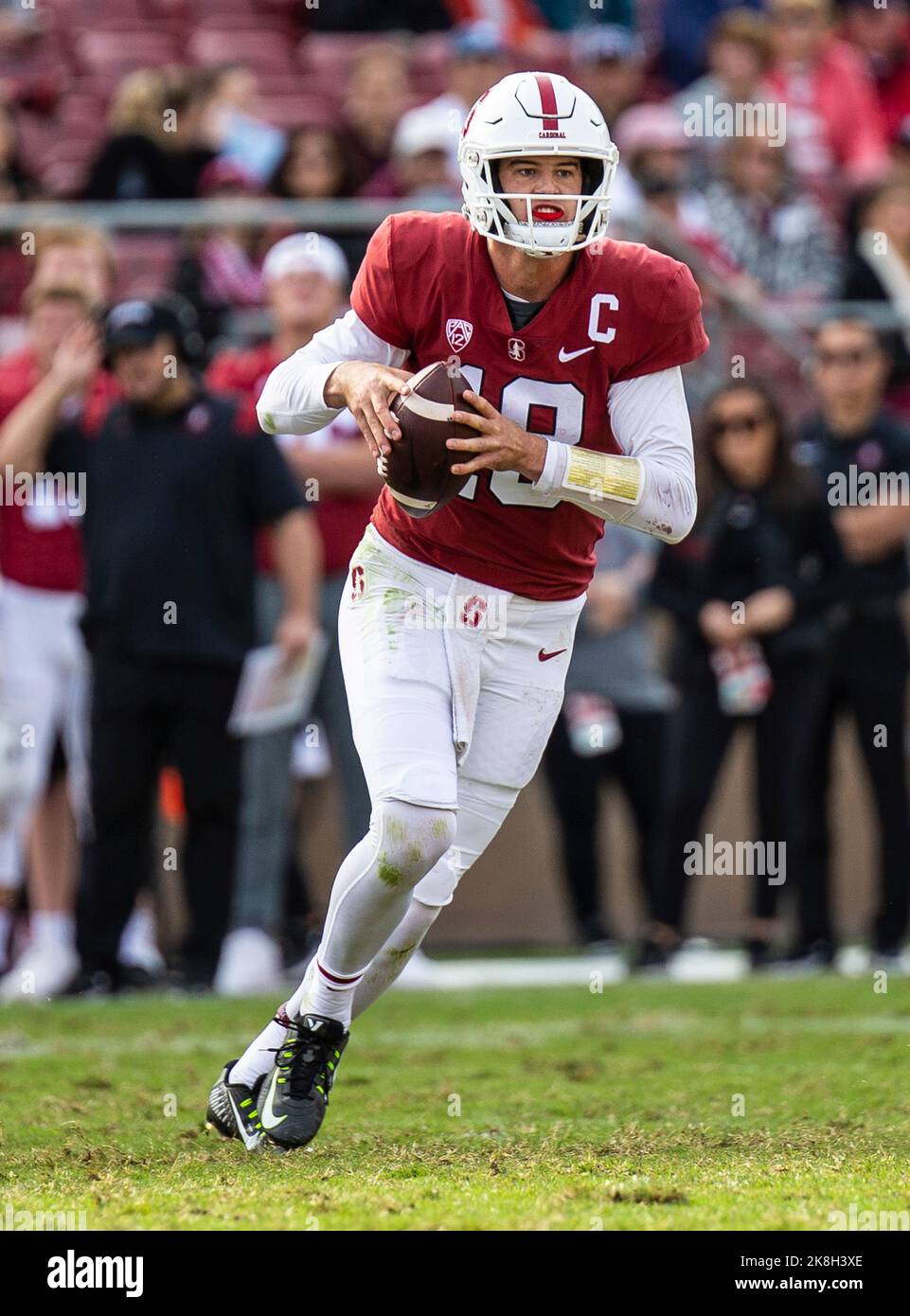 Oktober 22 2022 Palo Alto, CA USA Stanford Quarterback Tanner McKee (18 ...
