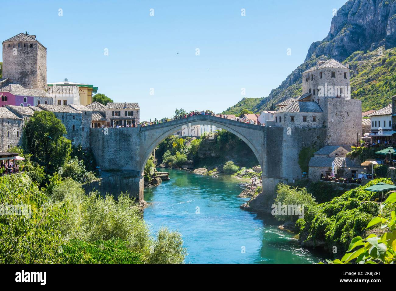Mostar, Bosnien-Herzegowina - 20. september 2022: Historische Mostar ... Mostar, Bosnien-Herzegowina - 20. september 2022: Historische Mostar ...