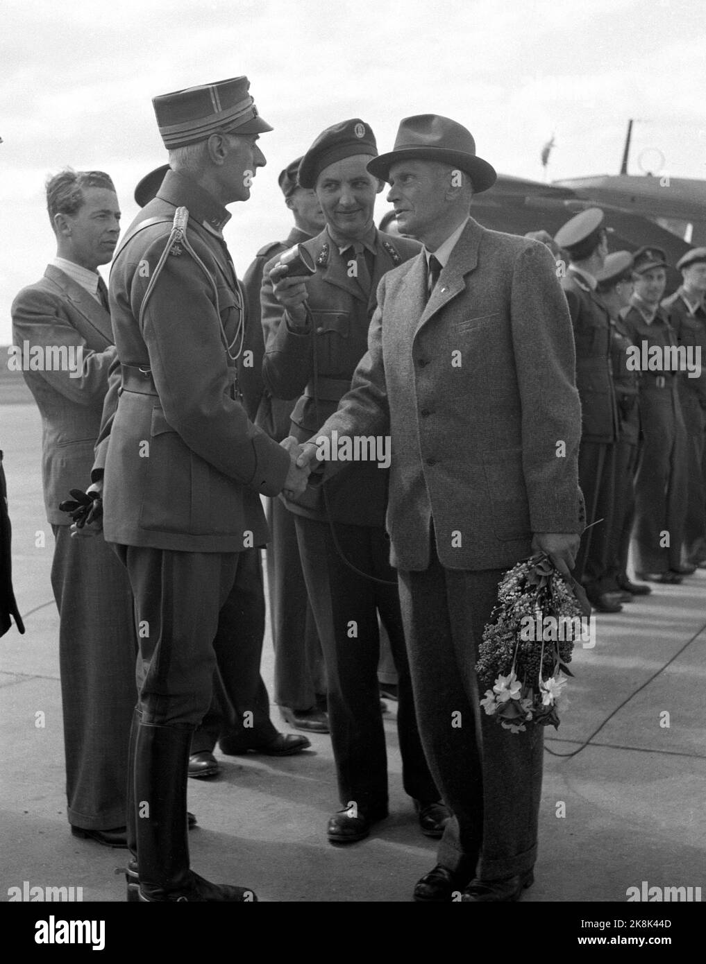 Oslo 19450603 General Otto Ruge (TH) kommt nach fünf Jahren deutscher ...