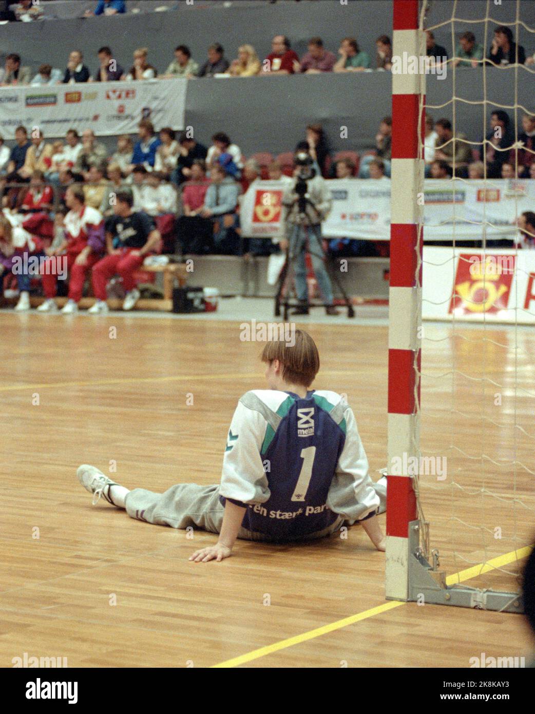 Oslo 19931205. Fußball-Weltmeisterschaft, Frauen in Oslo Spectrum ...
